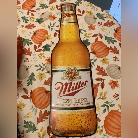 Miller High Life | Accents | Vintage Miller High Life 3 Inch Metal Beer ...